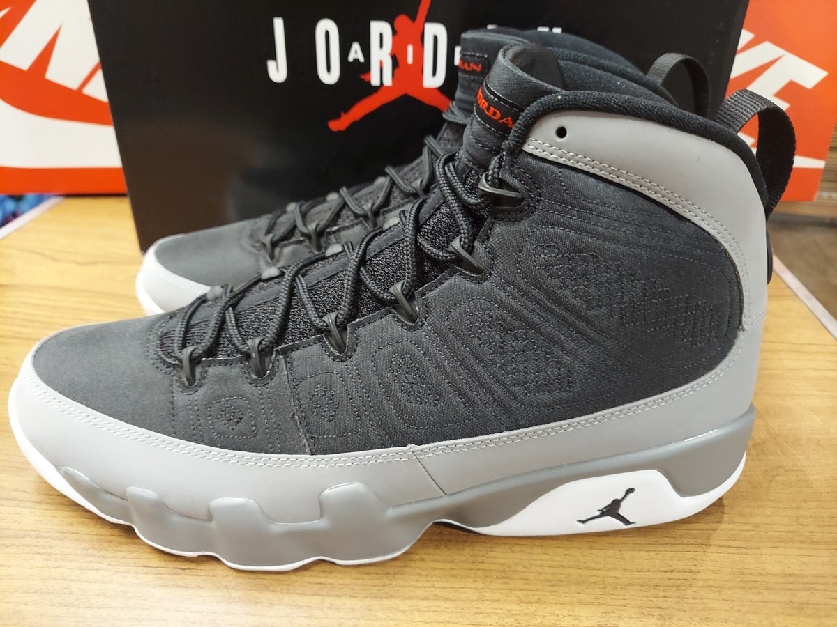 Cool Grey 9s Bottom