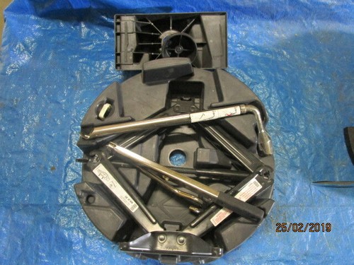 Holden VE Commodore Sedan Jack Assembly | eBay