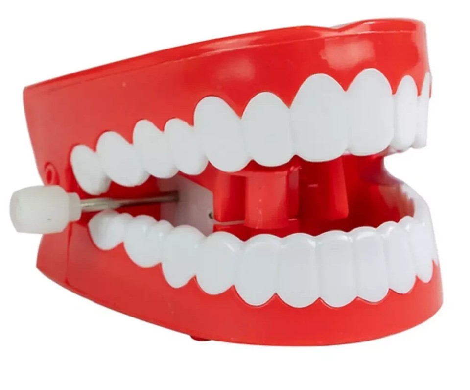 CHATTERING TEETH Novelty Joke Moving Jaw - 10622 WIND UP RED DENTURES ...