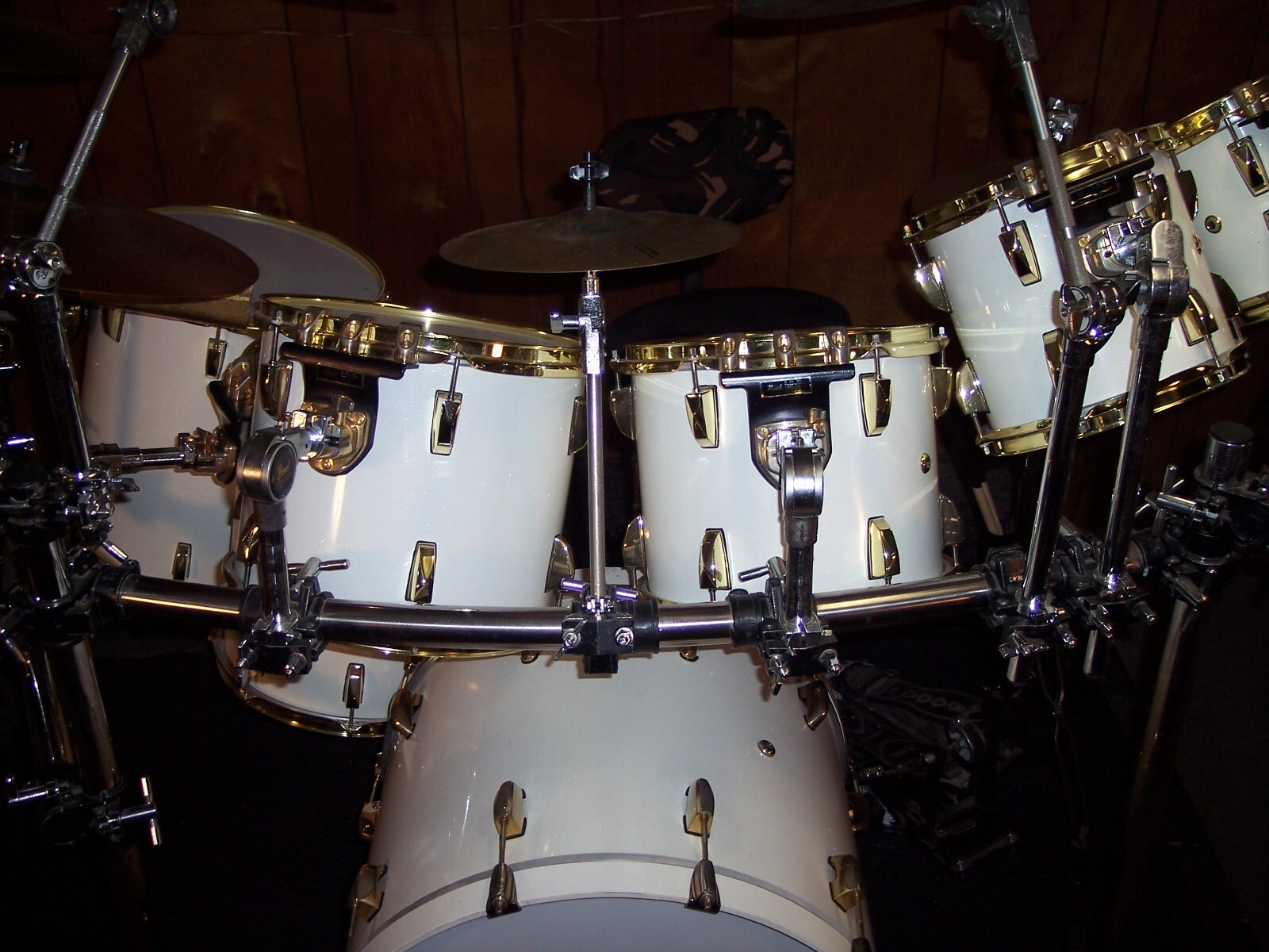 TEMPUS DRUMS aka MILESTONE. CRYSTALINA WHITE W/GOLD LUGS AND RIMS. | eBay