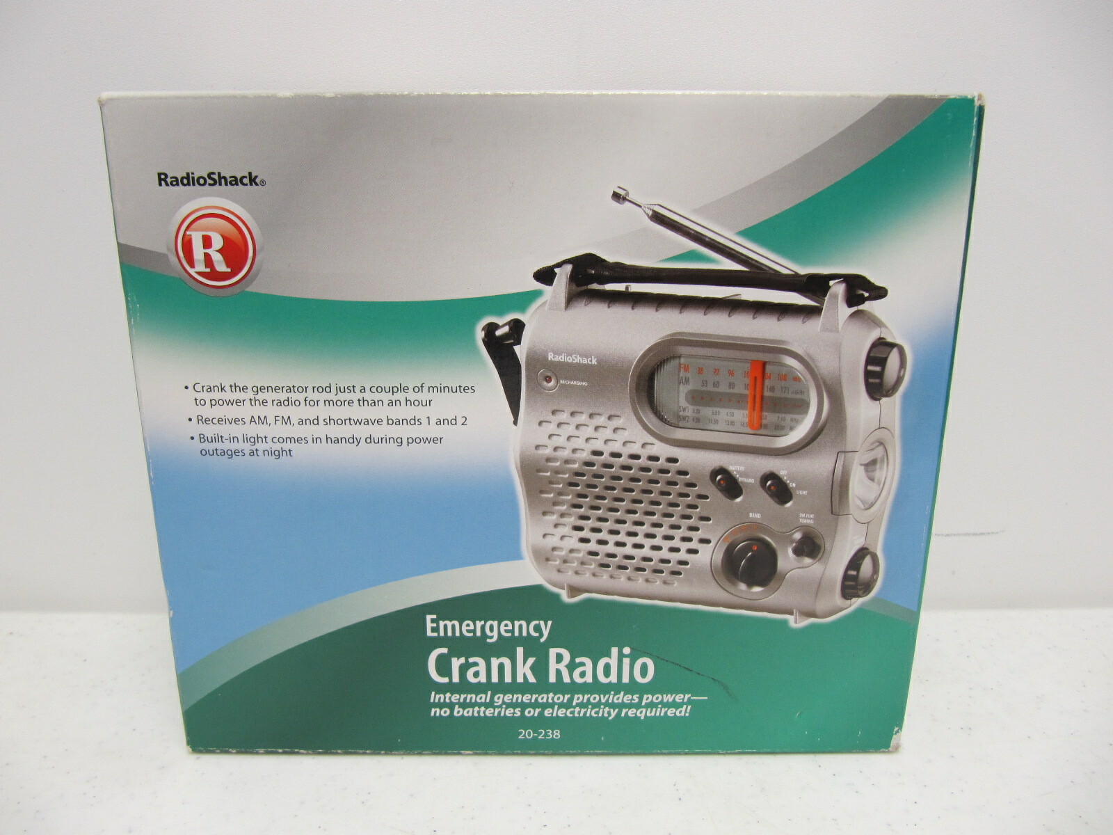 Radio Shack 20-238 Emergency Crank Radio Flashlight Generator powered ...