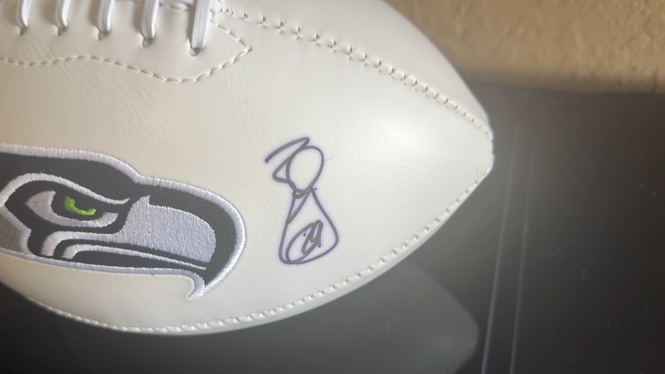 *EARL THOMAS*SIGNED*AUTOGRAPHED*FOOTBALL*SEATTLE*SEAHAWKS* COA* | eBay