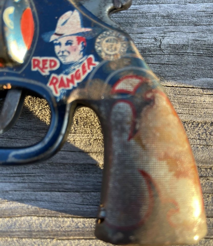 Vtg Wyandotte Toys Red Ranger Tin Litho Cowboy Revolver Pistol Clicker ...