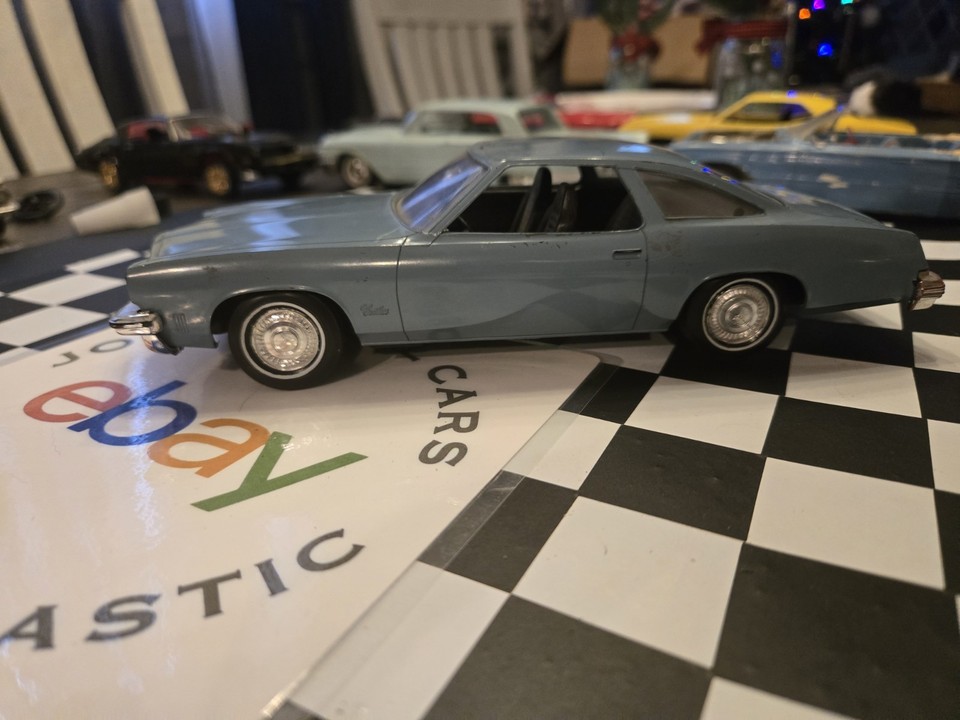 BUILT MODEL CAR JOHAN OLDSMOBILE PROMO OLDER BUILT PIECE NEEDS RESTORED ...