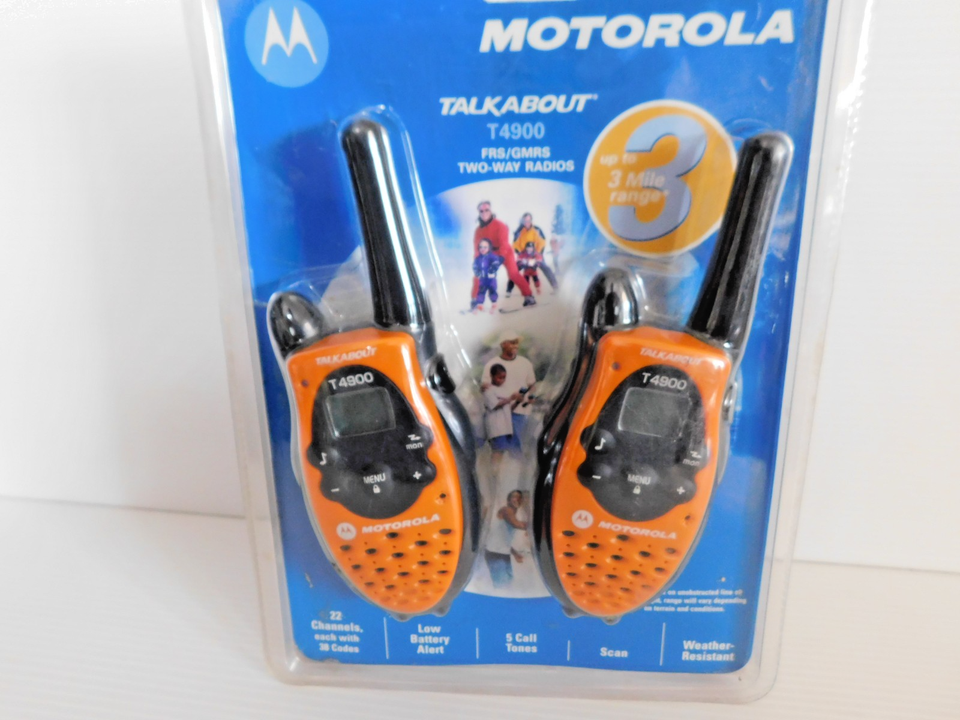 Motorola Talkabout T4900 Two Way Radio Up To 3 Miles on 3 AA Batteries ...