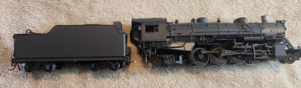 ATHEARN # G9010 U.S.R.A 2-8-2 Undecorated Steam engine (needs repair ...