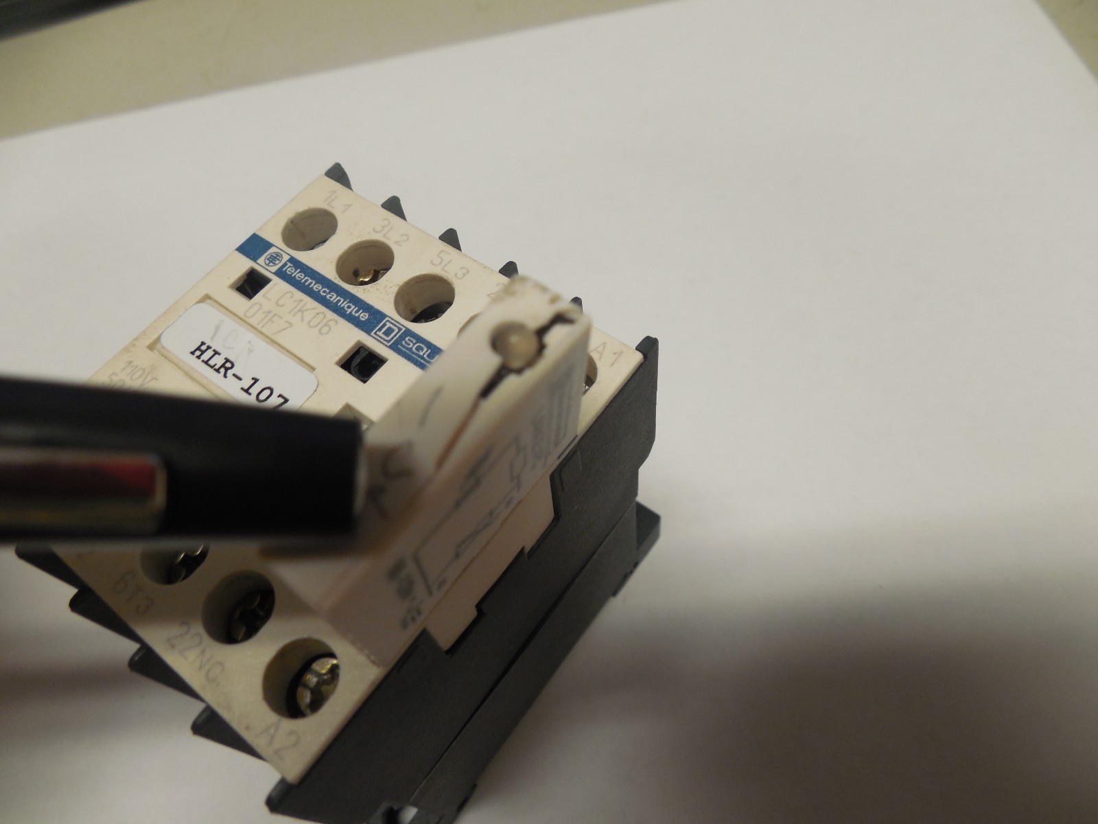 TELEMECANIQUE CONTACTOR LC1K06 01F7 110V COIL 20A A MP LC1K0601F7 w ...