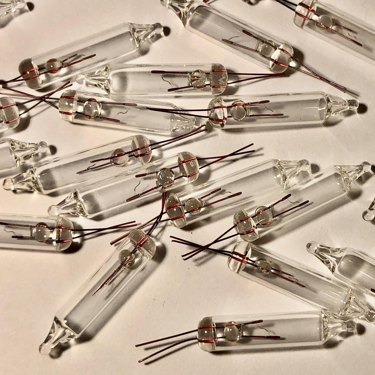 Bulk Clear 3.5 Volt Mini Replacement Bulbs - 1000 Pieces | eBay