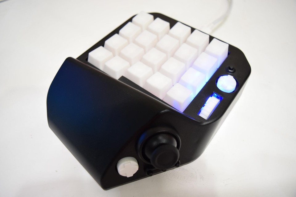 MH-Device MH-Delta One-Handed 41-Key Gaming Keyboard with Joystick ...