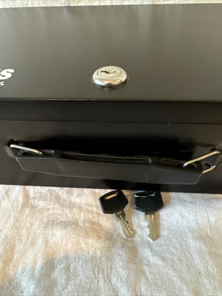 Brinks Home Security Cash Lock Box Storage w/ 2 Keys. 12 1/2” x 8 1/2 ...