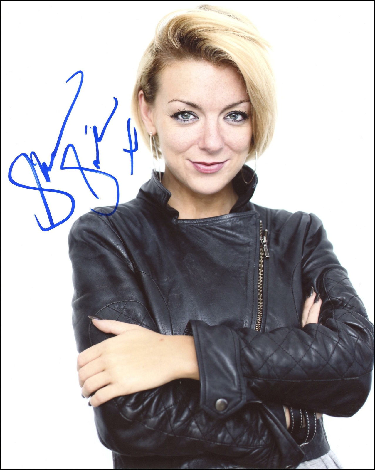 Sheridan Smith "Two Pints of Lager and a Packet of Crisps" SIGNED 8x10 ...