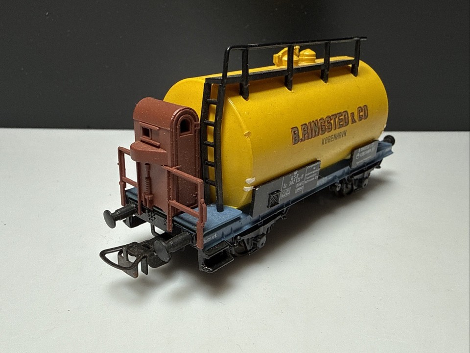 Spur H0 DDR PIKO 6408-060 Kesselwagen 2-achsig B. Ringsted DSB Gelb ...