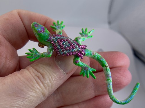 Lizard Gecko Salamander Beaded Back Handcrafted Vintage Resin Brooch ...