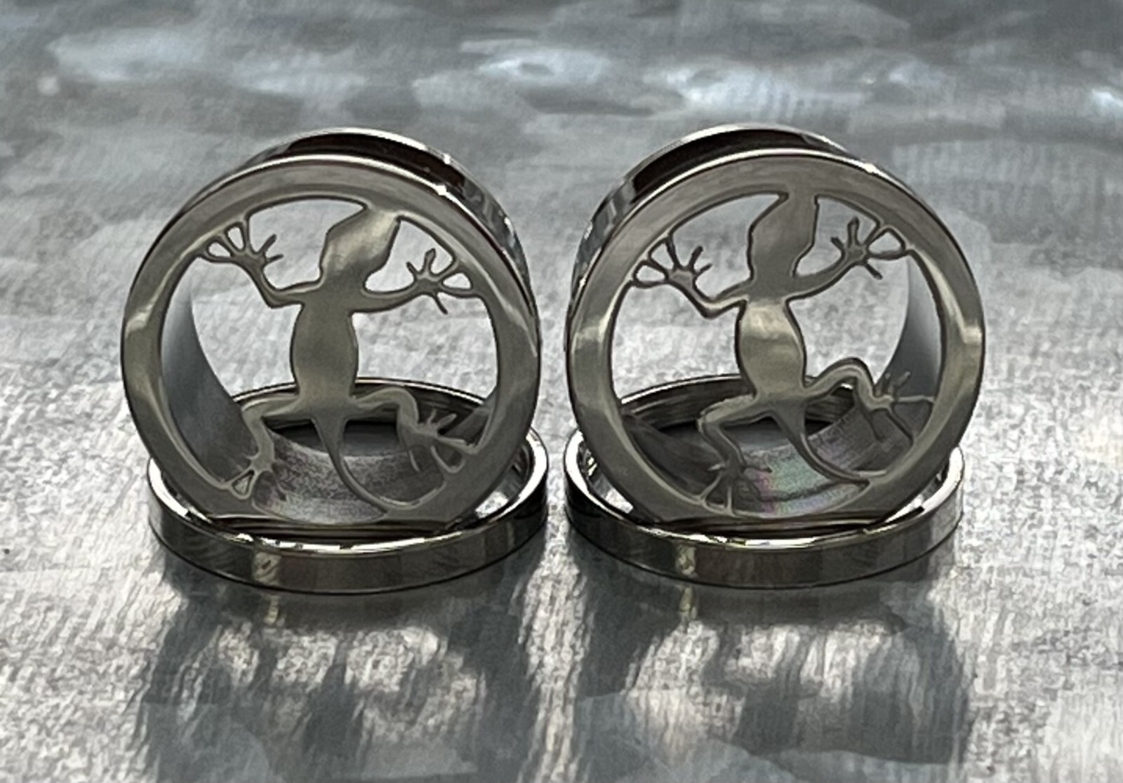 PAIR Lizard Steel Screw Fit Tunnels Plugs Earlets Gauges Gecko Body ...