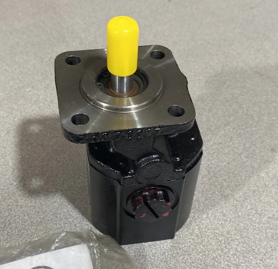 NEW CONCENTRIC ROCKFORD INC. 020318 1321082 HYDRAULIC GEAR PUMP ...