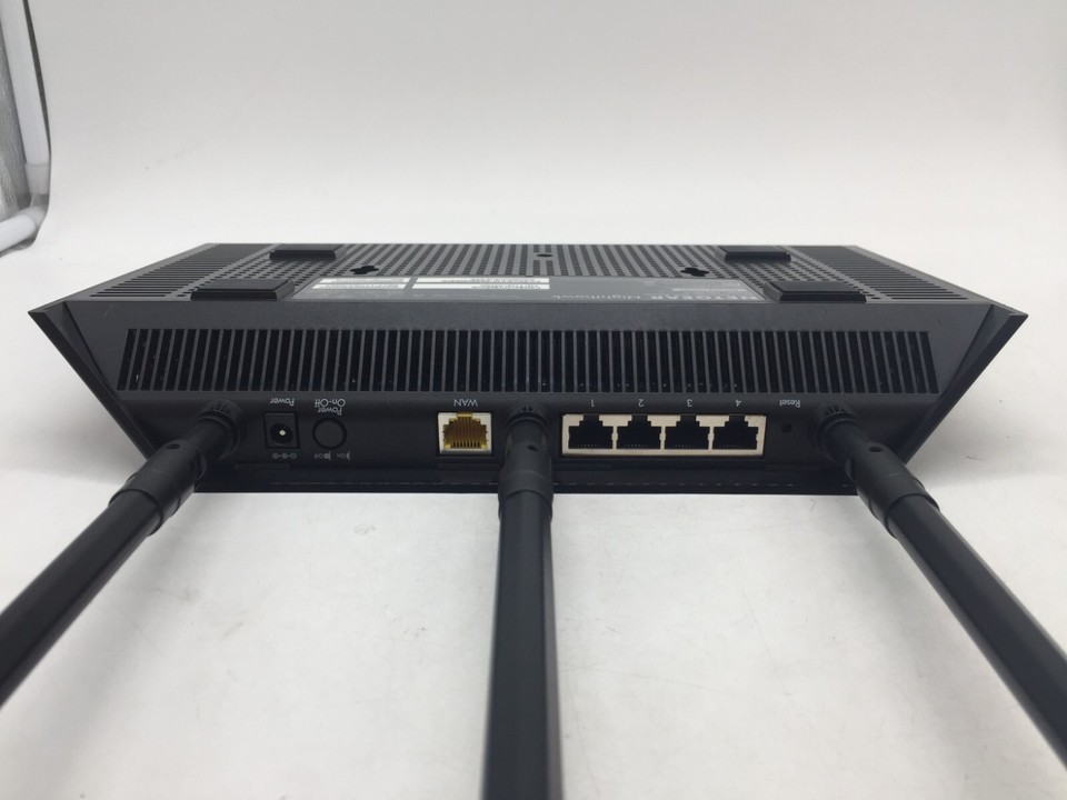 NETGEAR NIGHTHAWK AC1750 SMART WIFI ROUTER R6700v3 FREE S/H | eBay