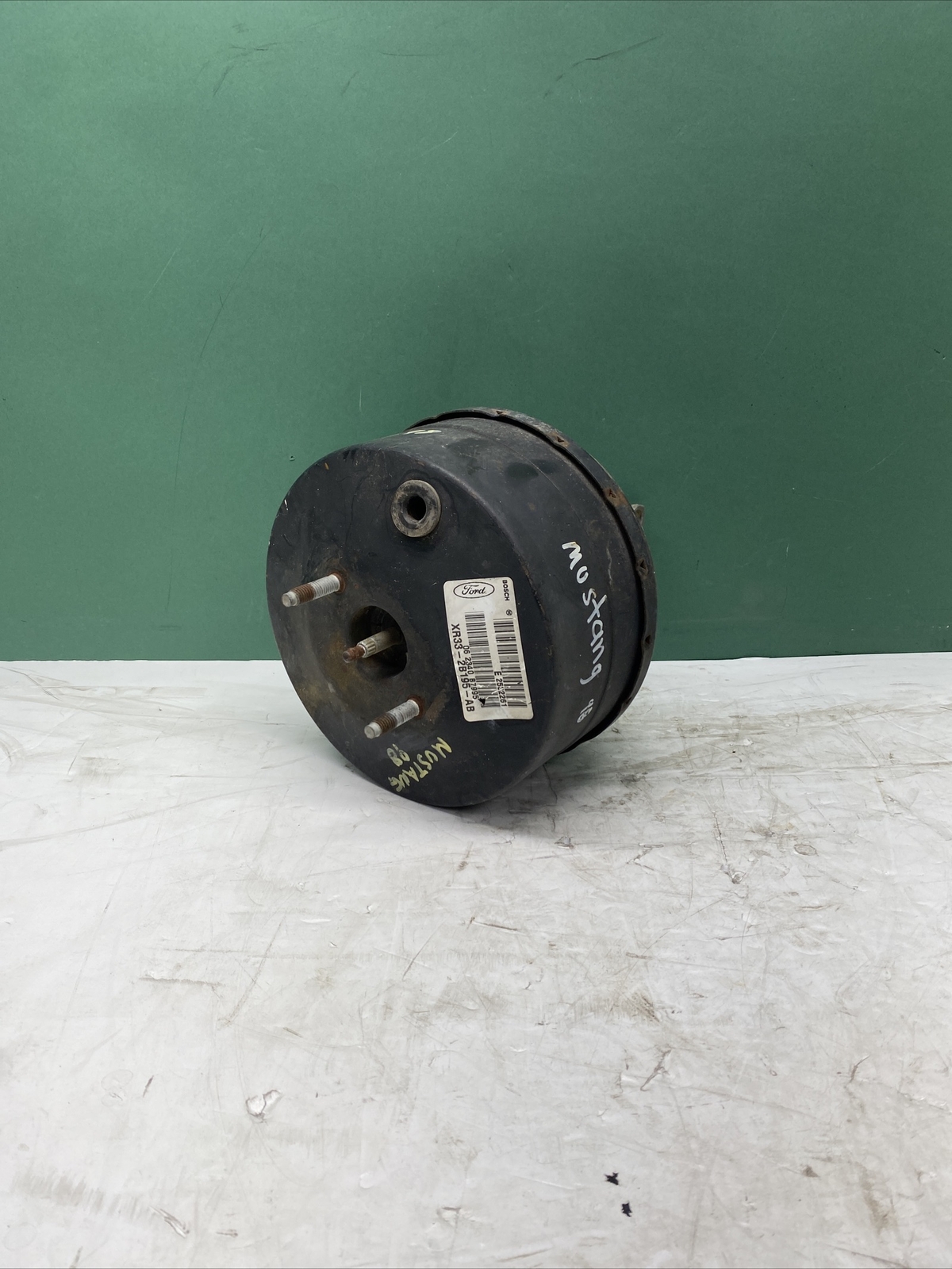 1998 Ford Mustang Power Brake Booster XR33-2B195-AB (Minor Rust) | eBay