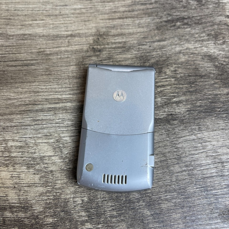 Motorola RAZR V3 Silver 2.2" TFT Color Display Handheld Keypad Flip ...