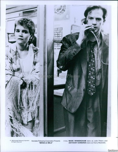 1988 Photo Mare Winningham Anthony Edwards In Drama Miracle Mile Movies ...