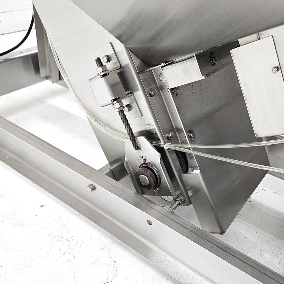 Shibuya Hoppmann EP-08 Stainless Elevating Prefeeder 8 cu ft Hopper ...