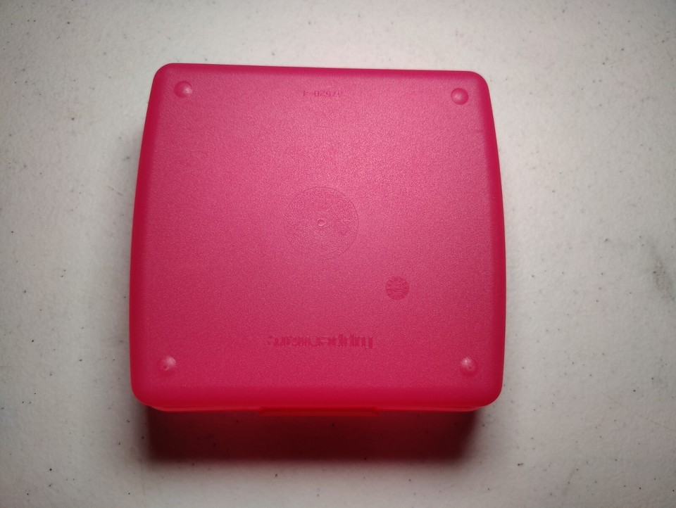 NEW Tupperware Sandwich Keeper 5 in Square Clamshell Pink #3752D-3 FREE ...