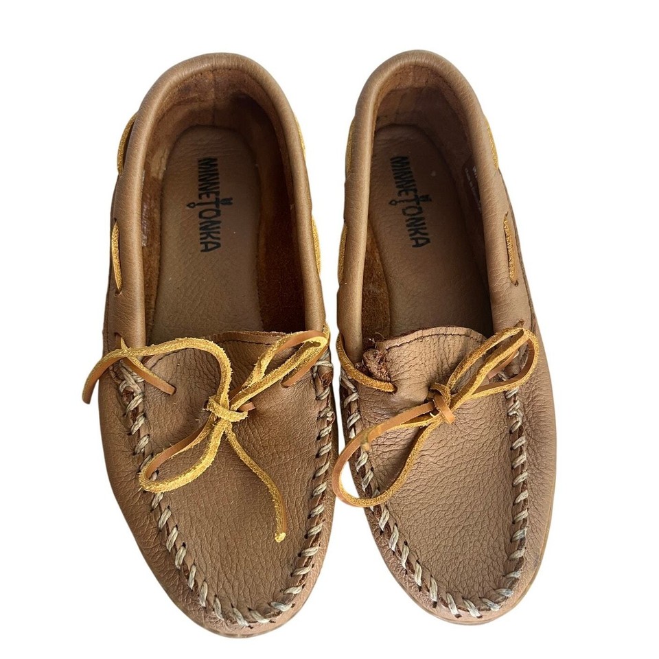 Minnetonka Women's Tan Moccasins Slippers Shoes NWOT With Minor Tear ...