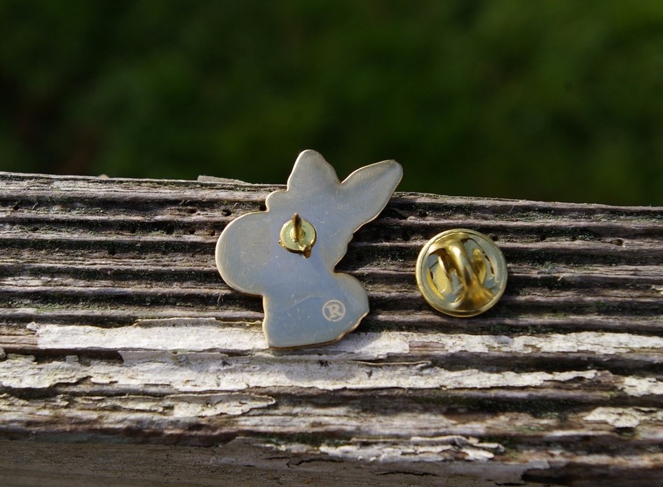 Energizer Bunny Pink Rabbit Batteries Drum Metal & Enamel Lapel Pin ...