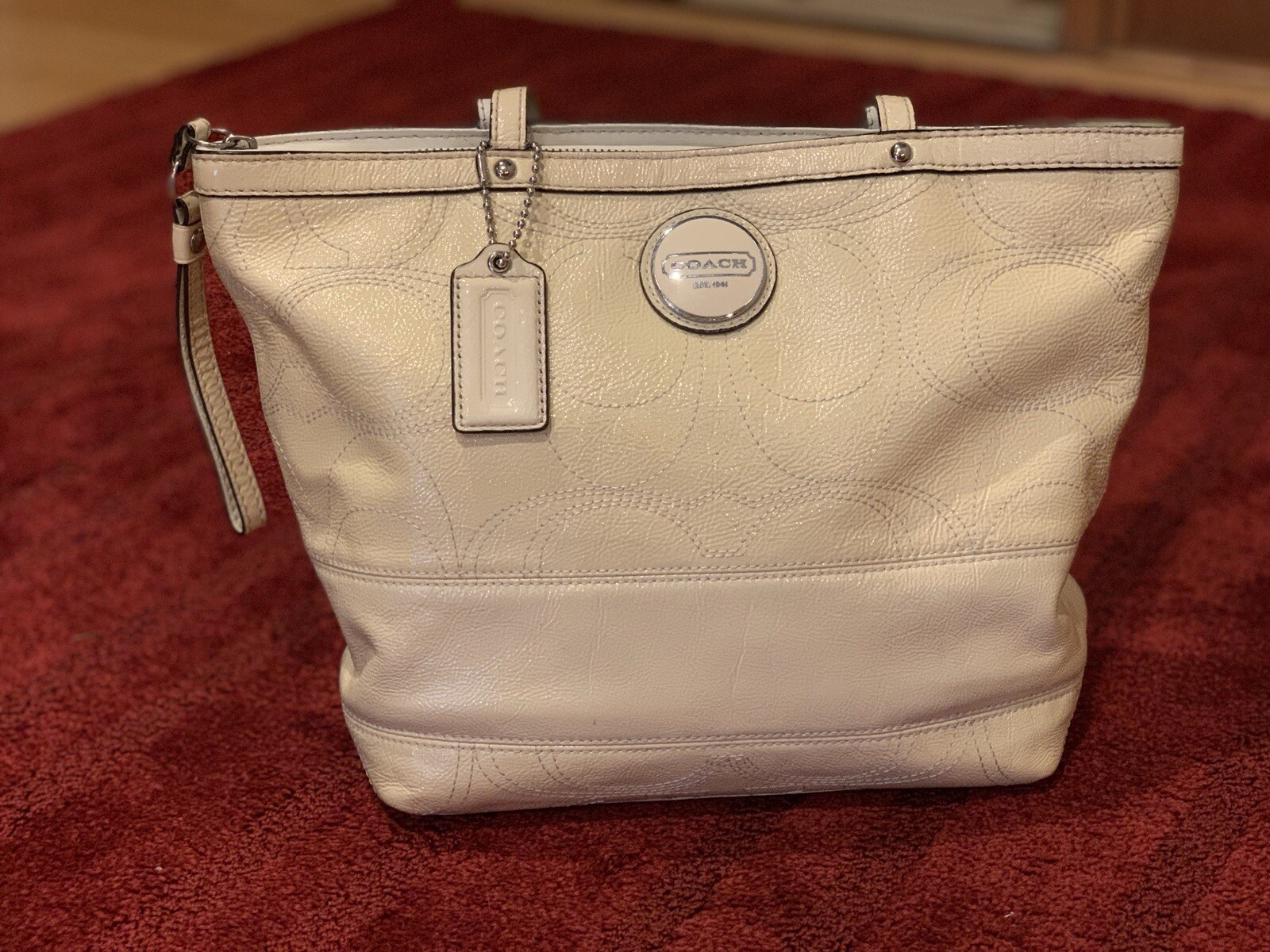 Coach Signature C Tote Patent Leather, Creamy Butter … - Gem