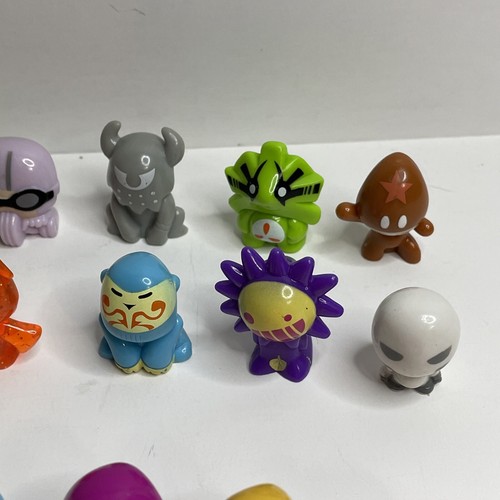 GoGo's Crazy Bones Lot Of 73 - Aliens - Huge - Ultra Rare - HTF - OOP ...