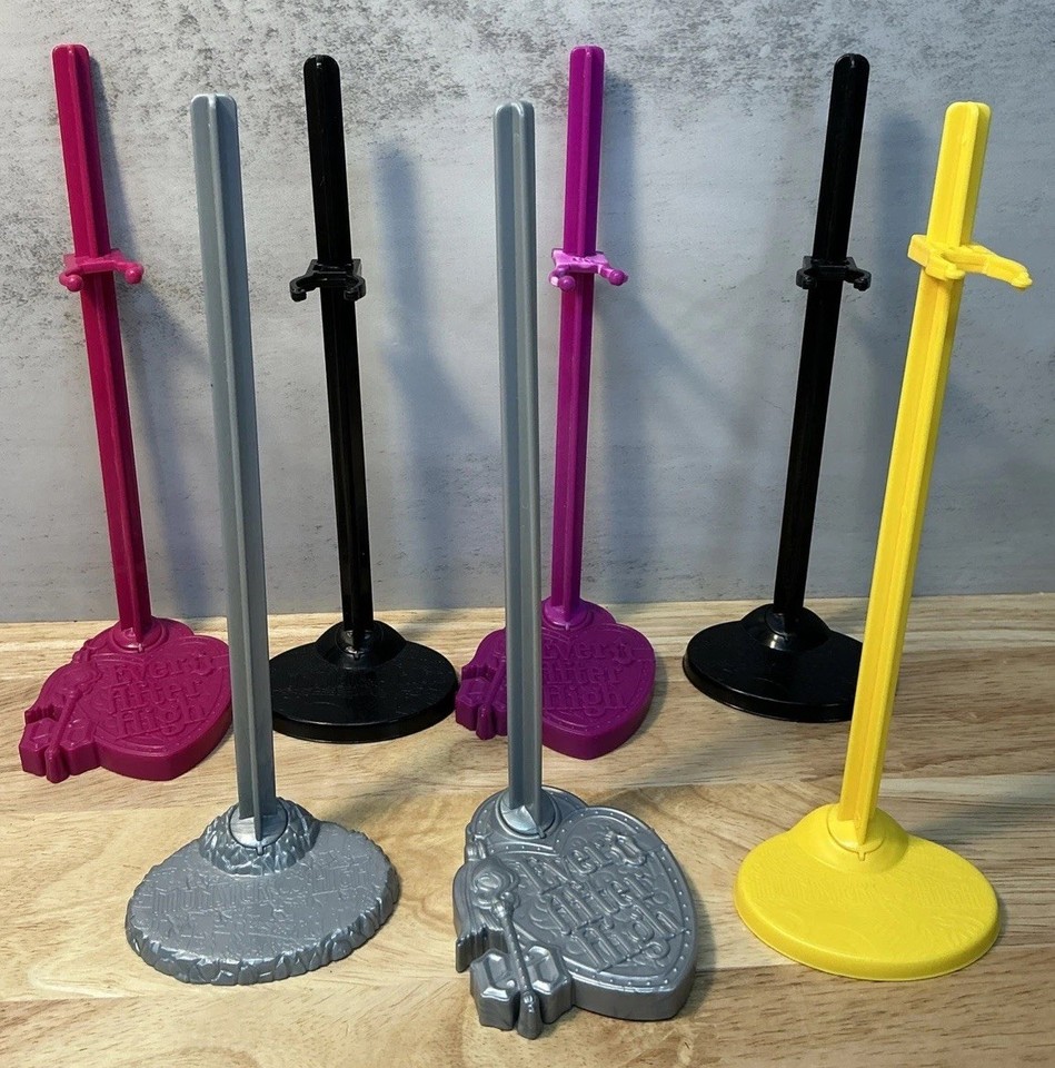 Mixed Lot Of 19 - Monster High Dolls With Clothing, Accessories ...