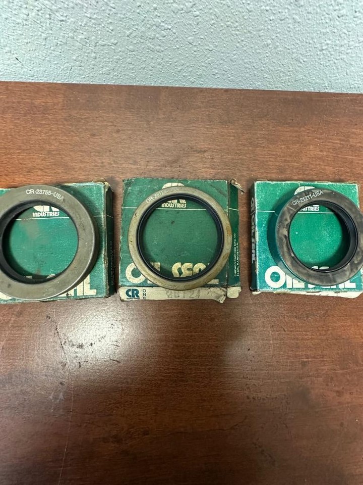 LOT OF 3 NEW CR Oil Seals 21211, 20124, 23755 | eBay