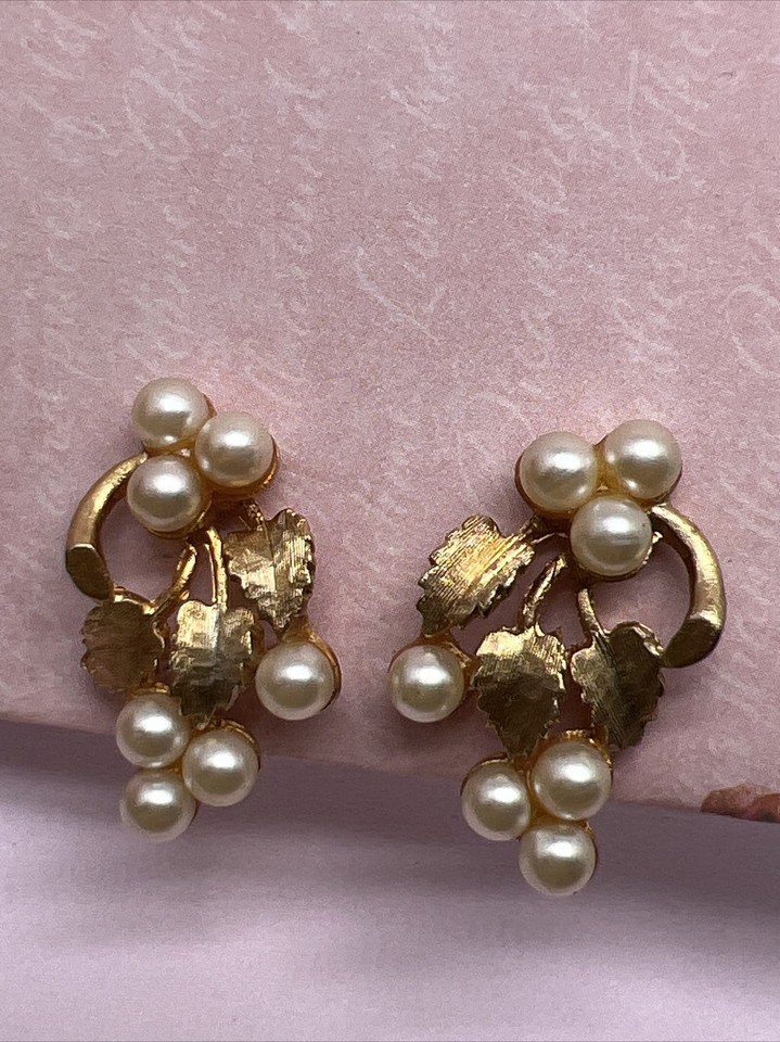 Vintage Signed CHAREL Faux Pearl Gold tone Leaves Flower Clip Earring ...