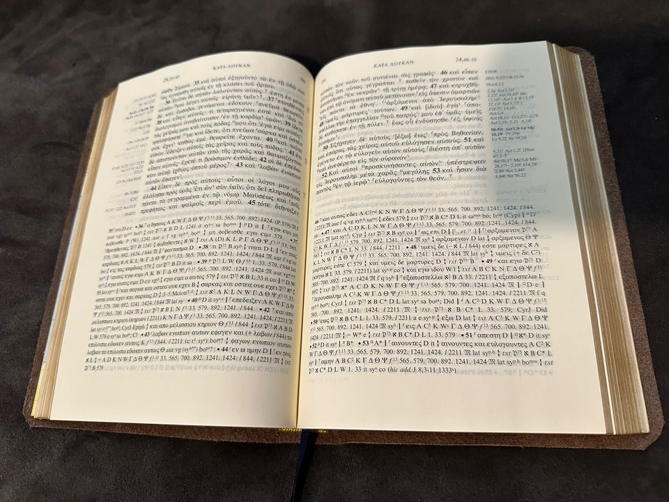 nestle aland greek New Testament NOVUM TESTAMENTUM GRAECE 28th Edition ...