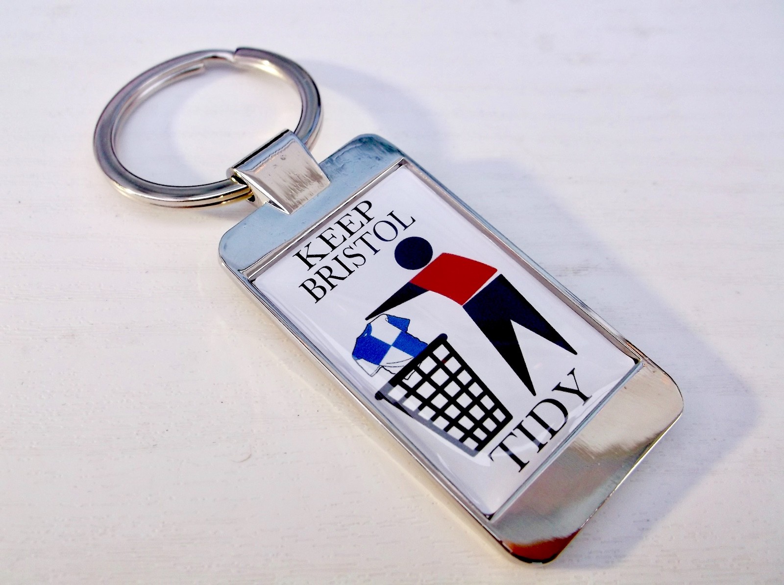 BRISTOL CITY SUPPORTERS KEEP YOUR AREA TIDY BADGE KEYRING KEY FOB CHAIN ...