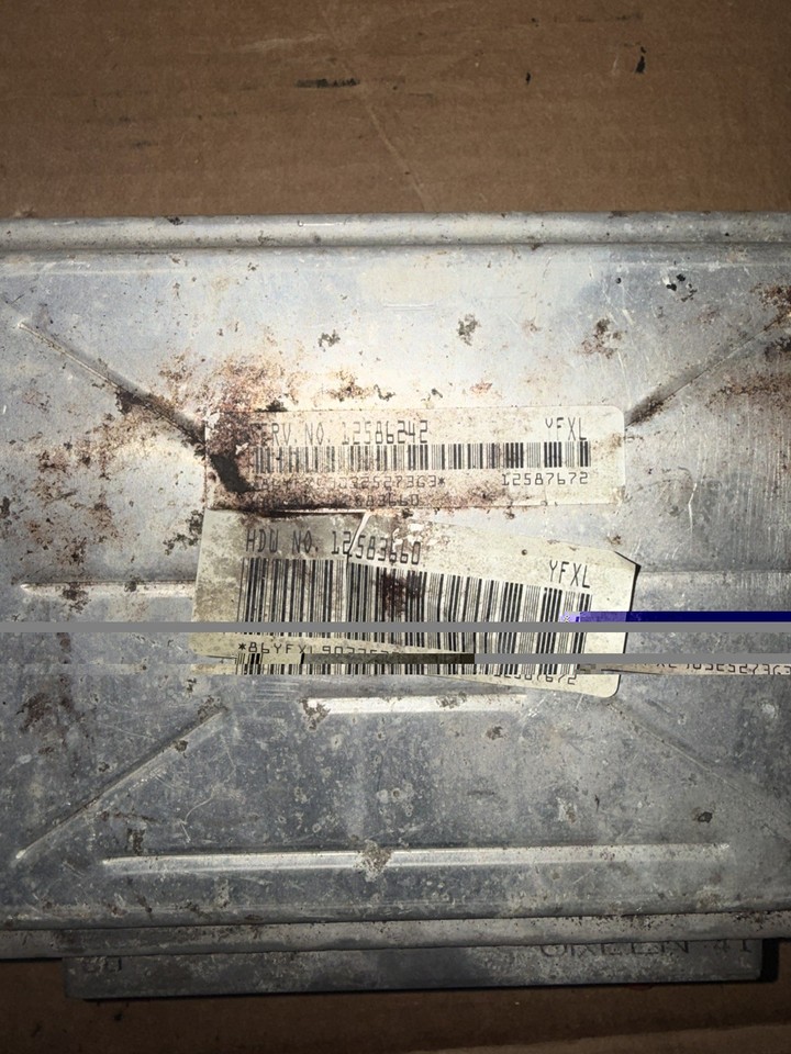 2004 Chevrolet Suburban 1500 12583660 Engine Control Module Unit Ecm ...