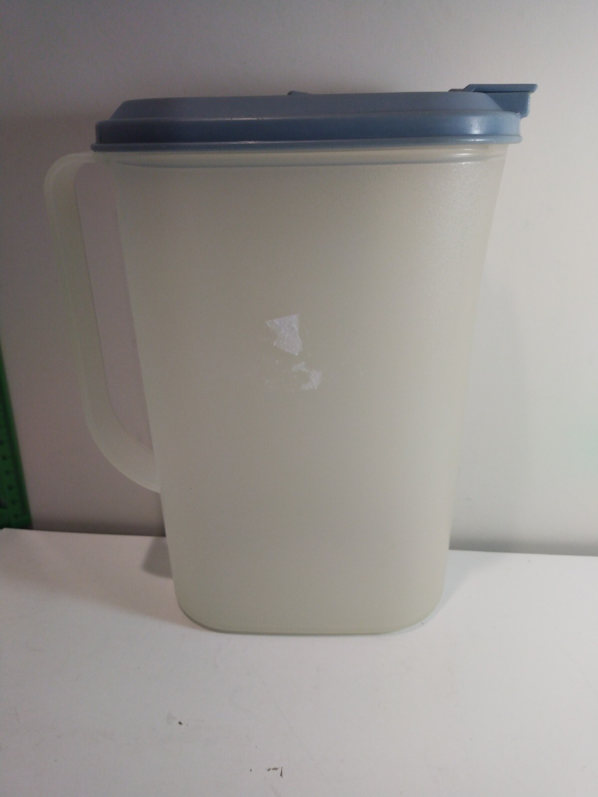 Tupperware Slimline Clear Pitcher 2009B-1 with Blue Lid 2010B-2 | eBay