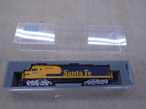 KATO N-Scale #176-9211 Santa Fe SDP40F Type IV #5250 | eBay