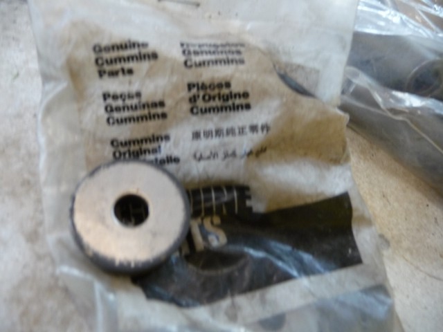 Cummins Isolator Noise 3883223 Bag of 8 for sale online | eBay