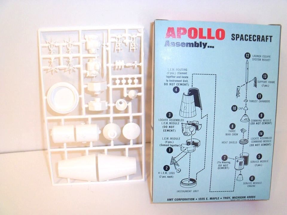 Vintage APOLLO SPACECRAFT KIT Eagle LEM & Columbia Command Module 1:200 ...