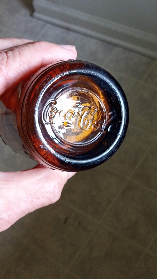 Vintage Straight Sided Yellow-Amber Coca Cola Bottle Lexington ...