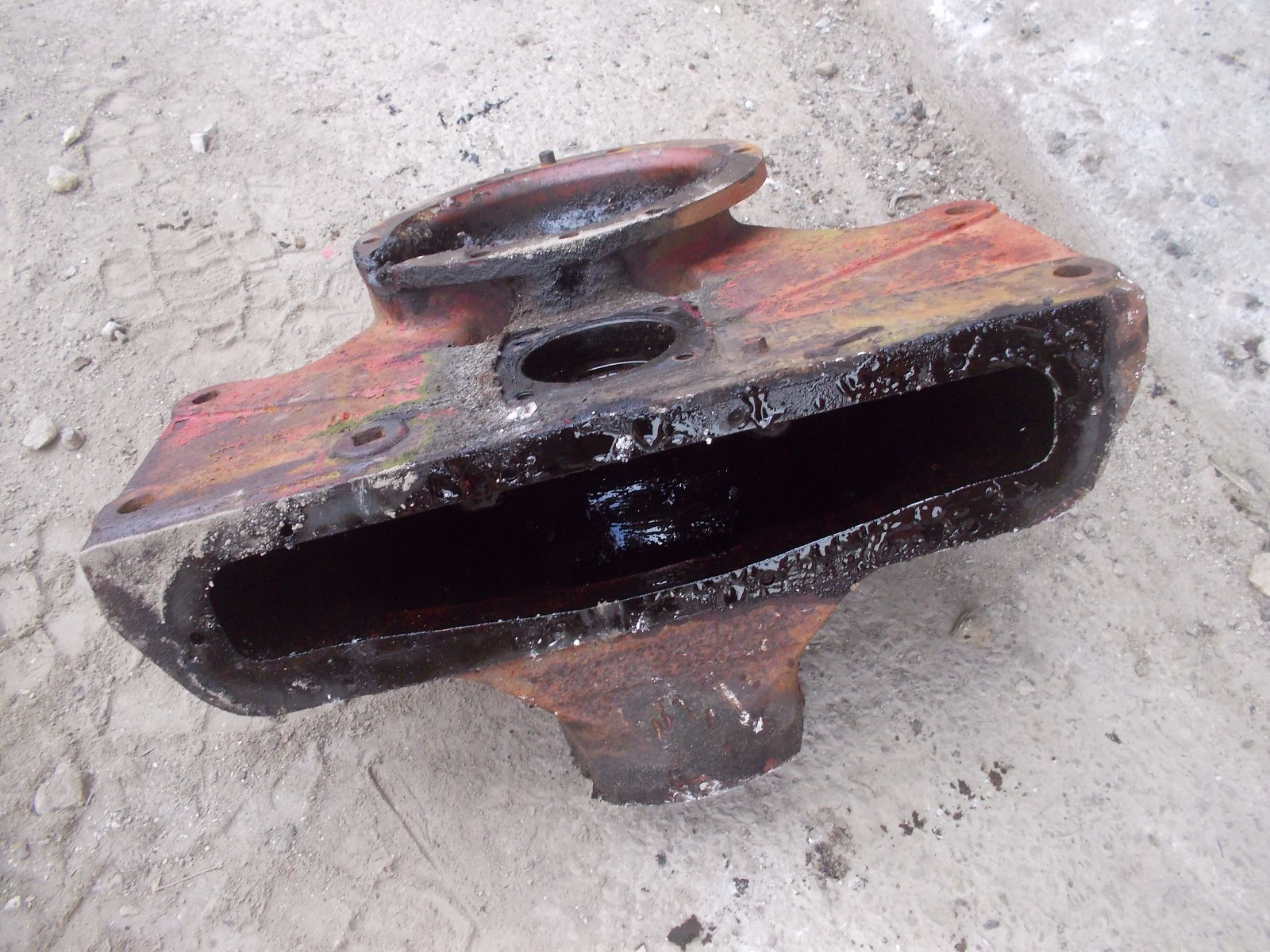 Farmall B Tractor IH IHC right rear axle drop housing R + bearing | eBay
