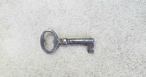 Vintage Hollow Barrel Skeleton Keys - Cabinet/Trunk key | eBay