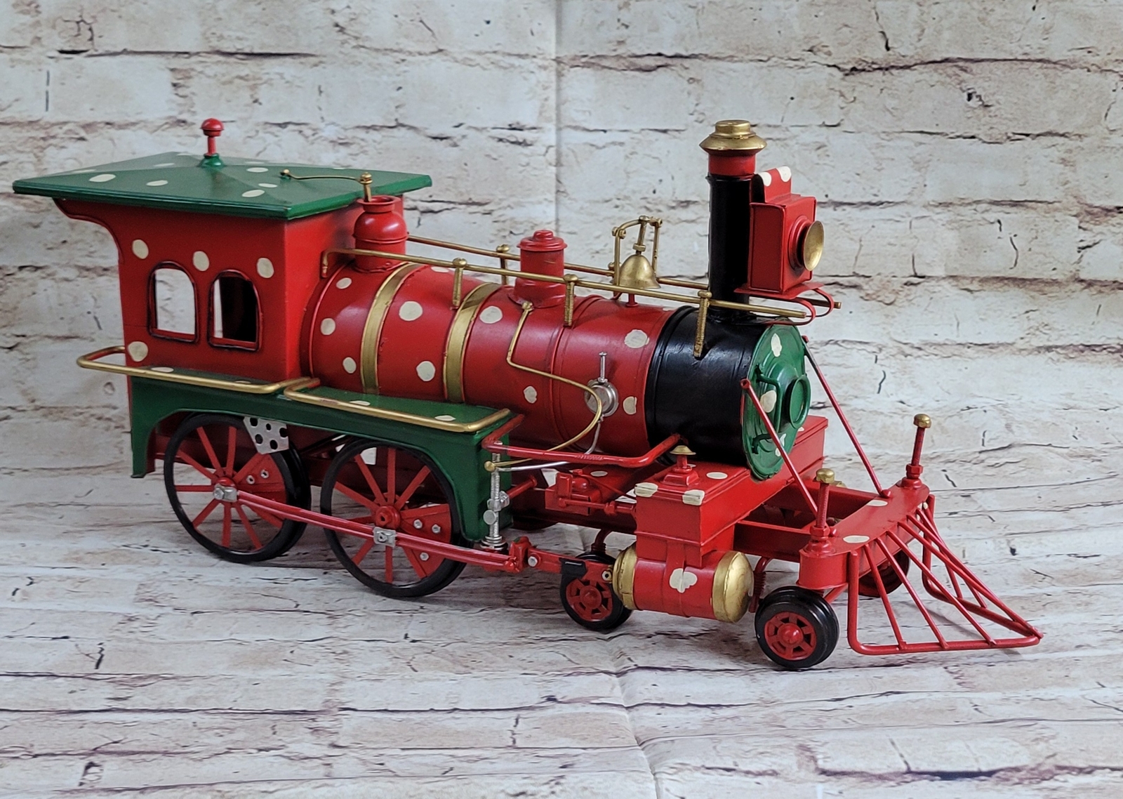 VINTAGE EUROPEAN FINERY TOY TRAINS STEAM ENGINE & CARRIAGE XMAS GIFT ...
