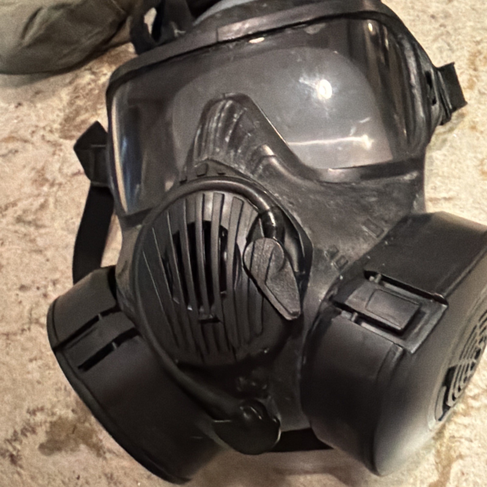 Avon FM50 /M50 CBRN Gas Mask Size Medium w/ Filter and Thyf Gas Mask ...