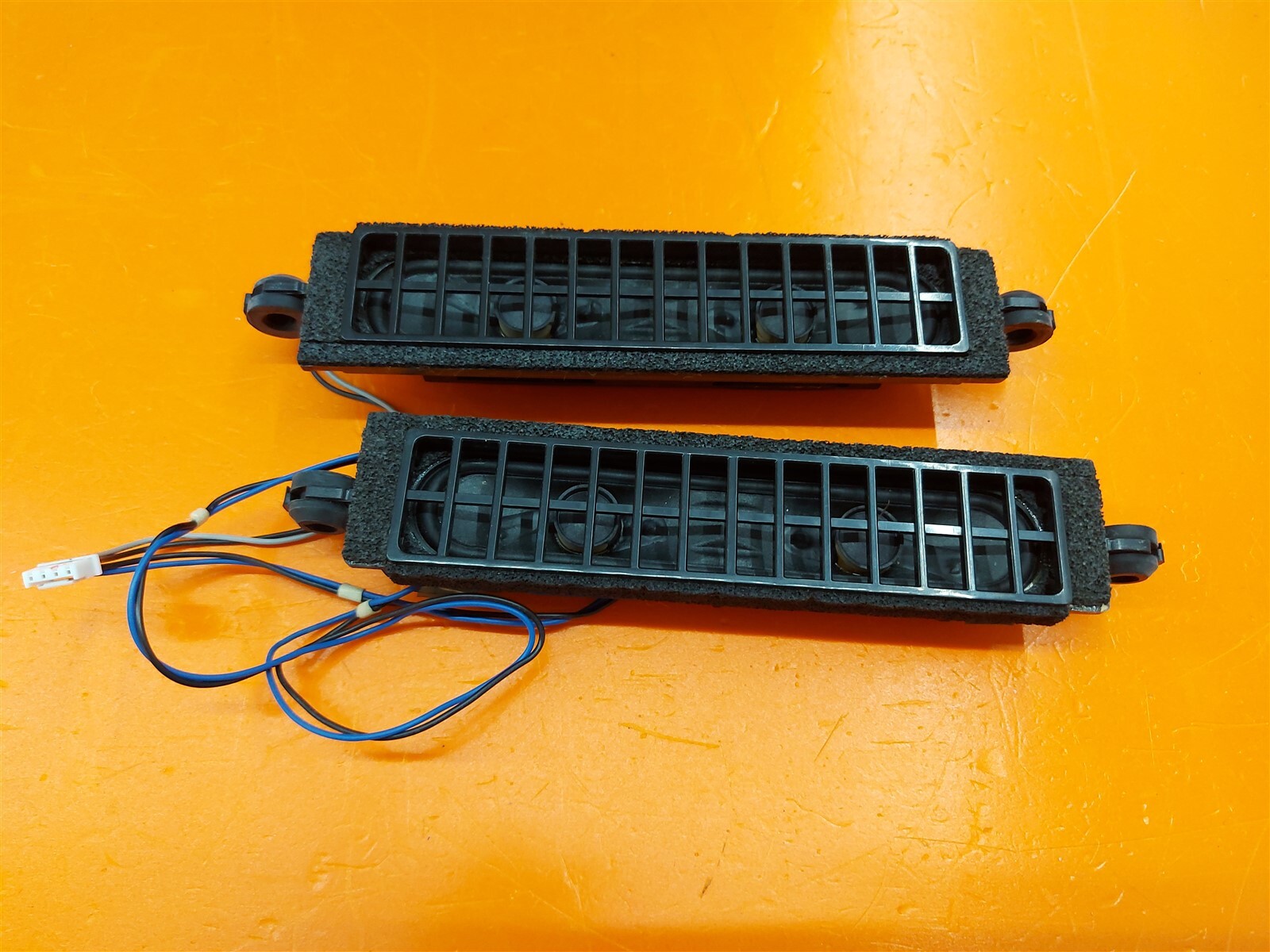 ⭐️⭐️⭐️⭐️⭐️ TV Left & Right Speaker Set LG 42LK520-UA | eBay