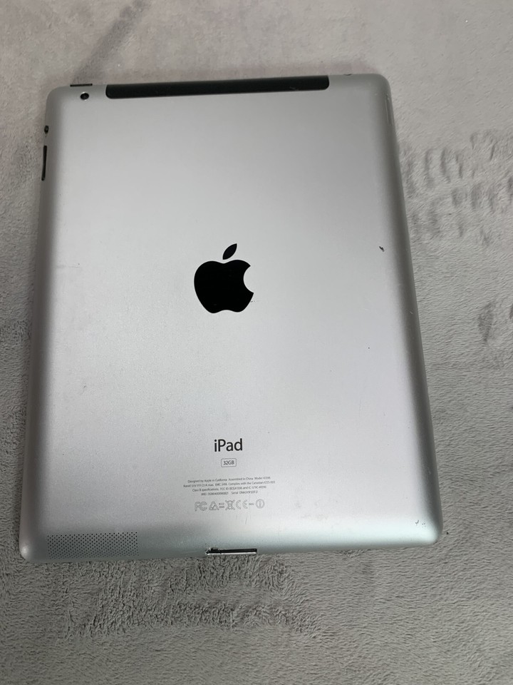 Apple iPad 2nd Generation 16GB &32GB Tablet A1396 BROKEN For Parts or ...
