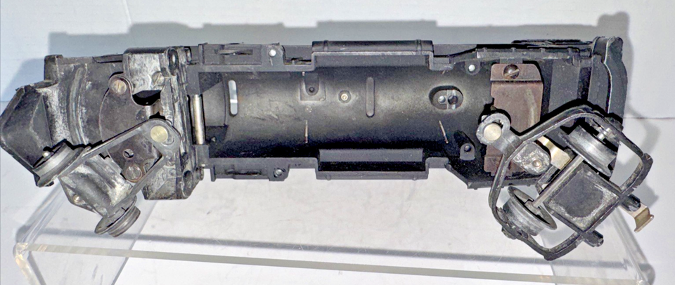 LIONEL PREWAR O-GAUGE 224E LOCOMOTIVE SHELL WITH TRIM/TRUCKS/COWCATCHER ...