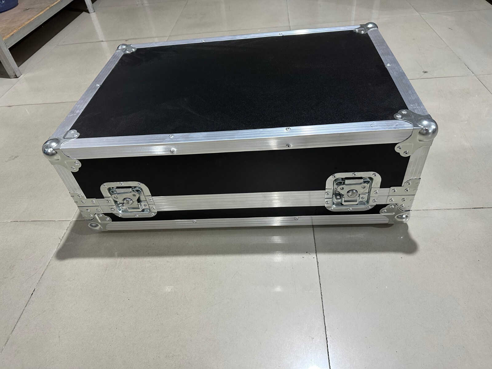 Road case packing Dmx light console onPC fader Wing stage light ...