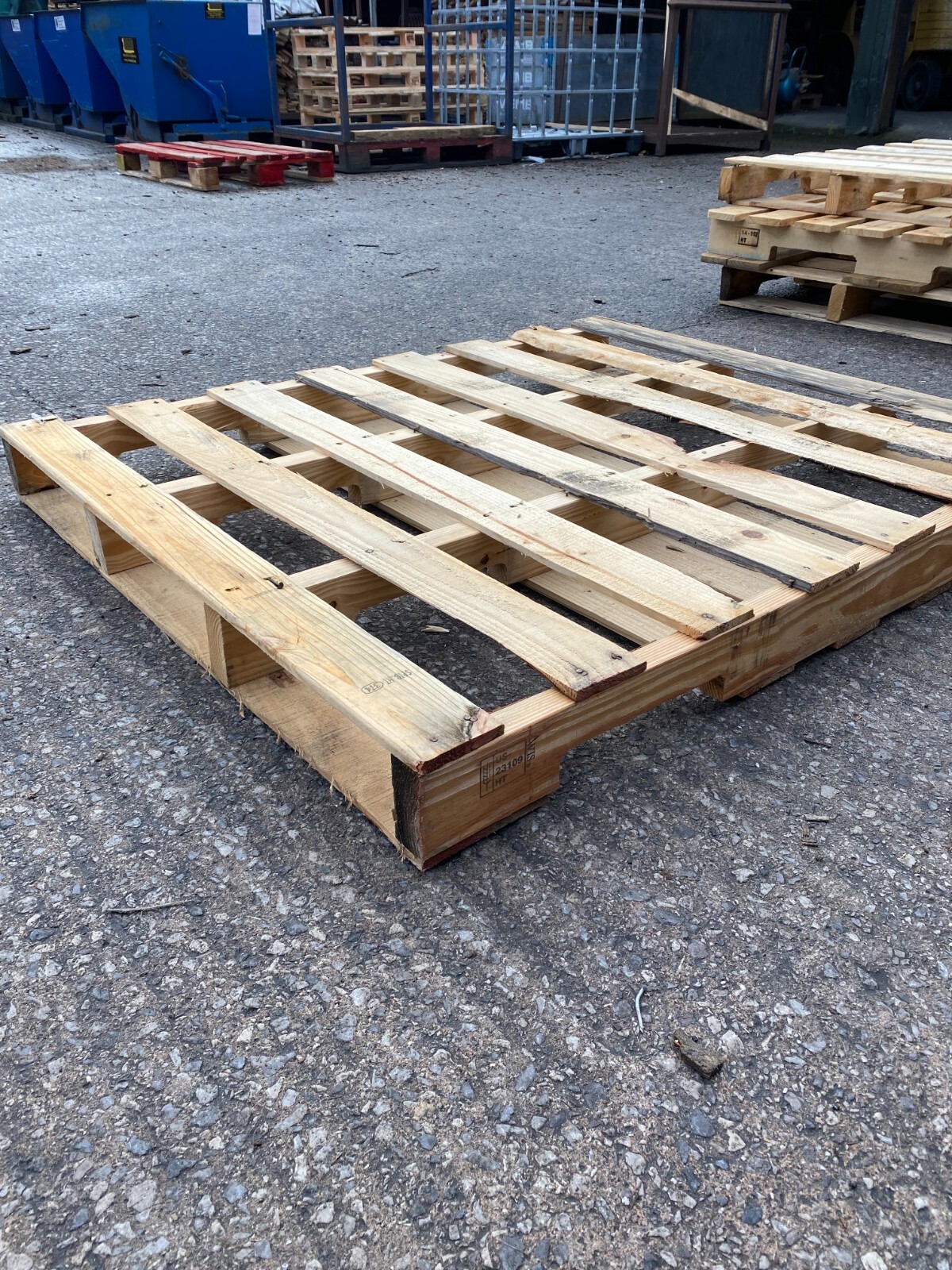 USED WOODEN PALLETS, 1300 x 1100 51"x 43" Heat treated ispm15 wood ...