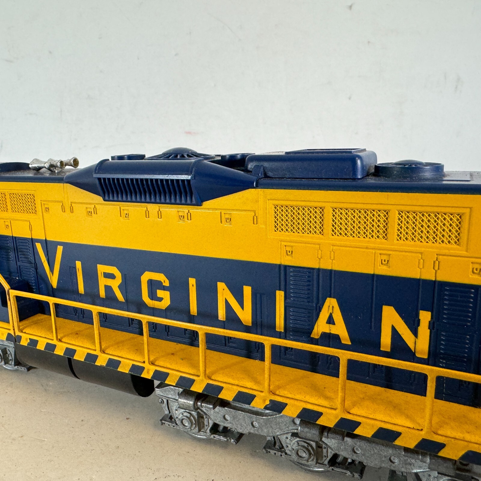 Lionel 6-8071 O Gauge Virginian VGN Blue Yellow SD-18 Diesel Engine ...